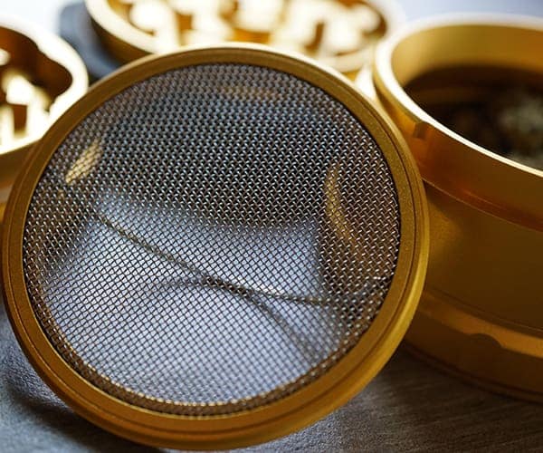 Why a Removable Screen Herb Grinder Is Worth It
